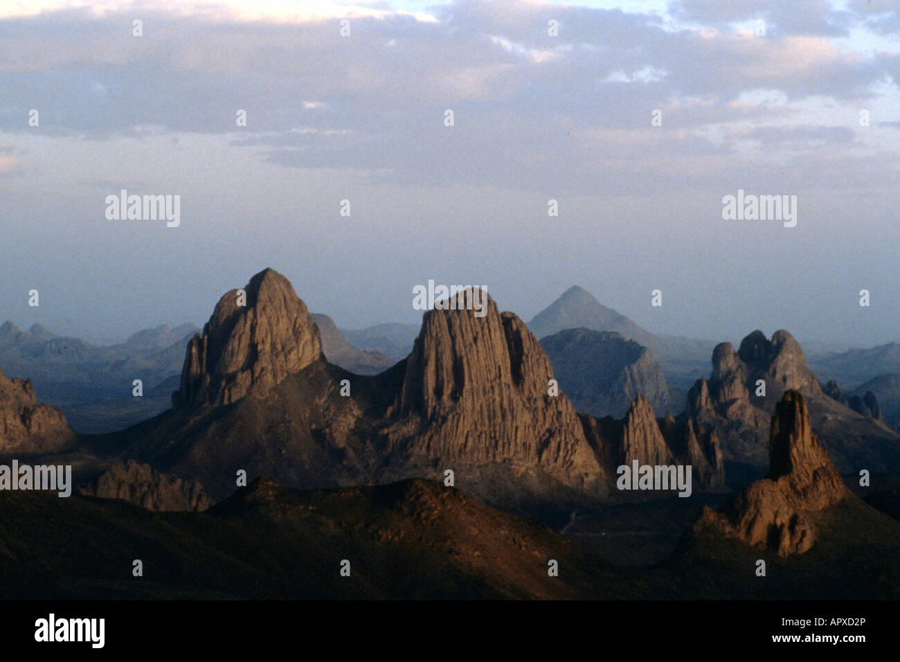 Hoggar mountains algeria -Fotos und -Bildmaterial in hoher Auflösung ...