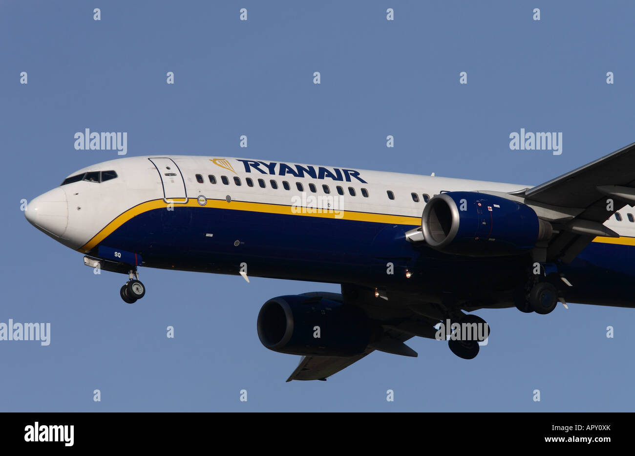 Boeing 737 800 ryanair plane -Fotos und -Bildmaterial in hoher ...