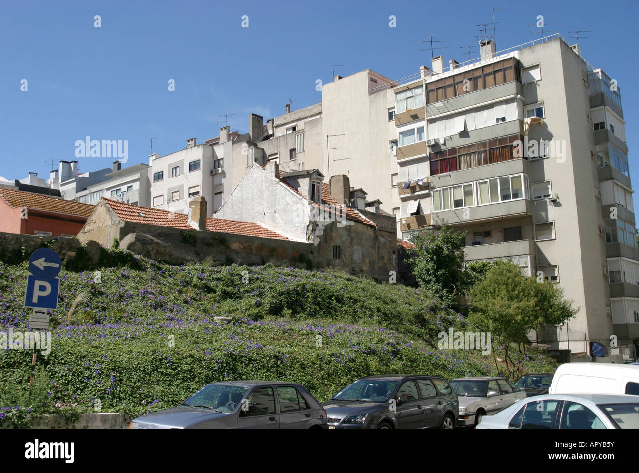 Portugal lisbon slums -Fotos und -Bildmaterial in hoher Auflösung – Alamy