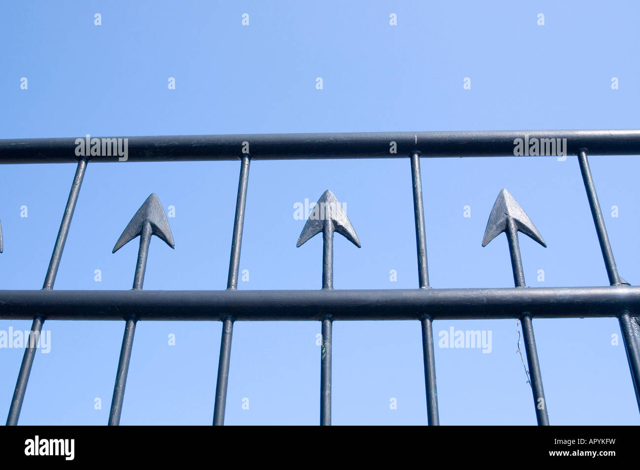 Gusseisen Zaun mit Harpune Pfeil Design in New Bedford, Massachusetts ...