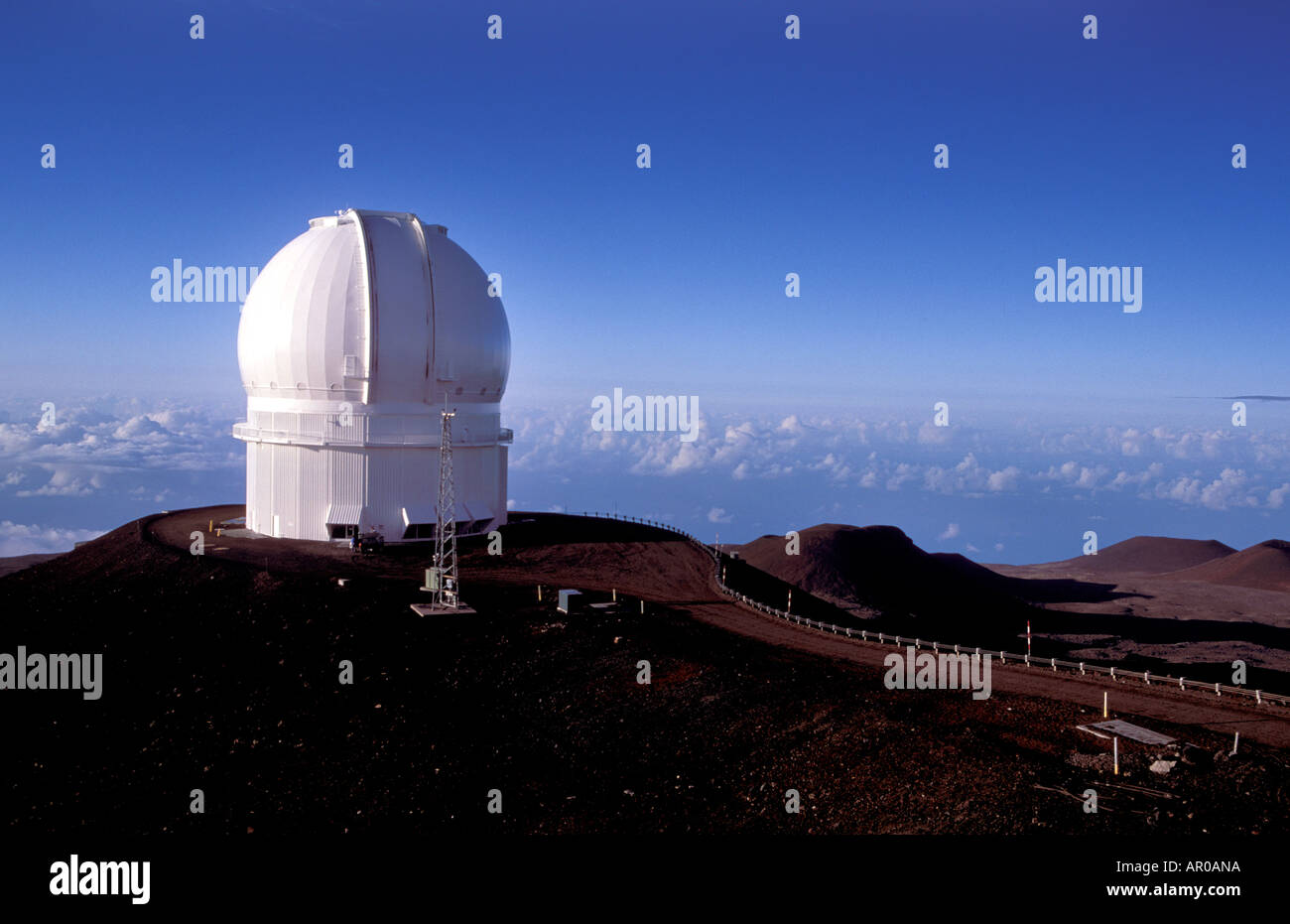 Sternwarte auf dem gipfel -Fotos und -Bildmaterial in hoher Auflösung ...