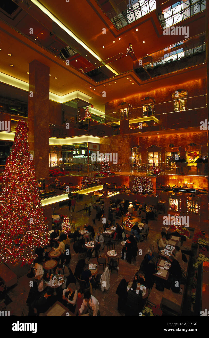 Trump tower atrium -Fotos und -Bildmaterial in hoher Auflösung – Alamy