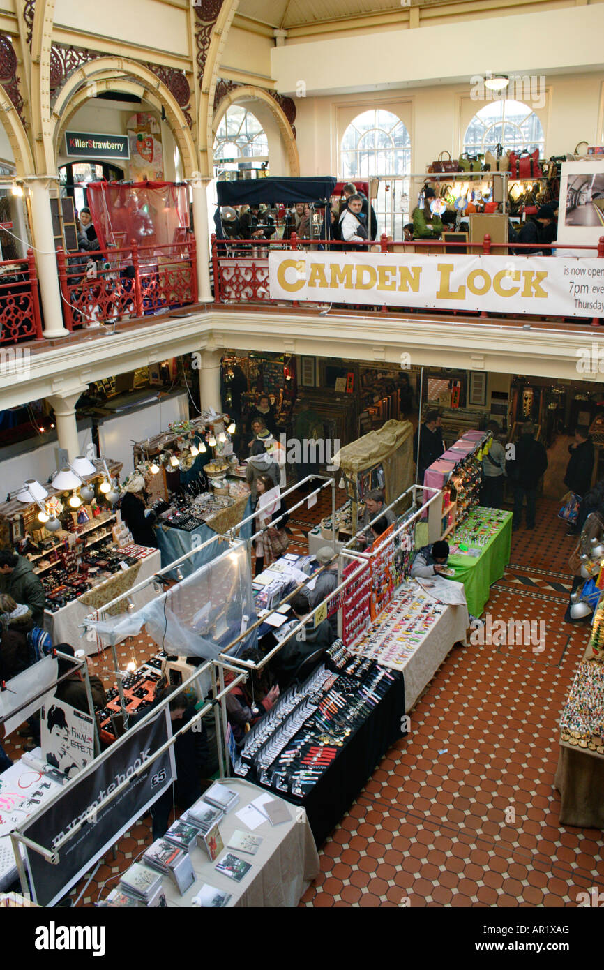 Camden market interior -Fotos und -Bildmaterial in hoher Auflösung – Alamy