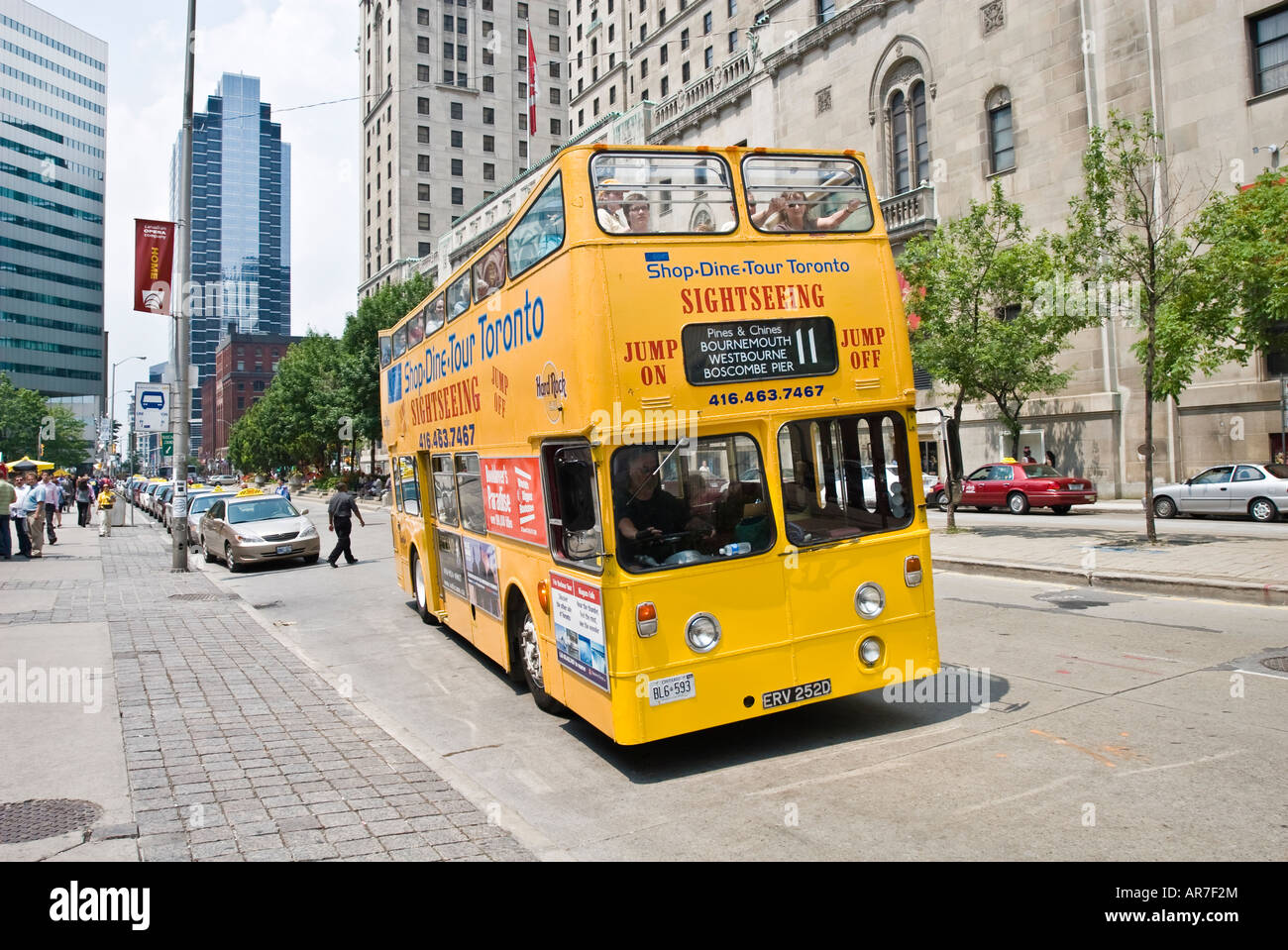 Toronto city sightseeing bus -Fotos und -Bildmaterial in hoher ...