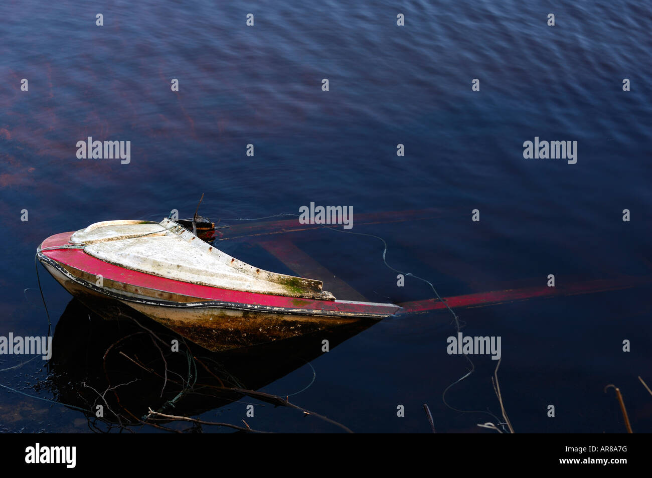 Flussboot gesunken -Fotos und -Bildmaterial in hoher Auflösung – Alamy