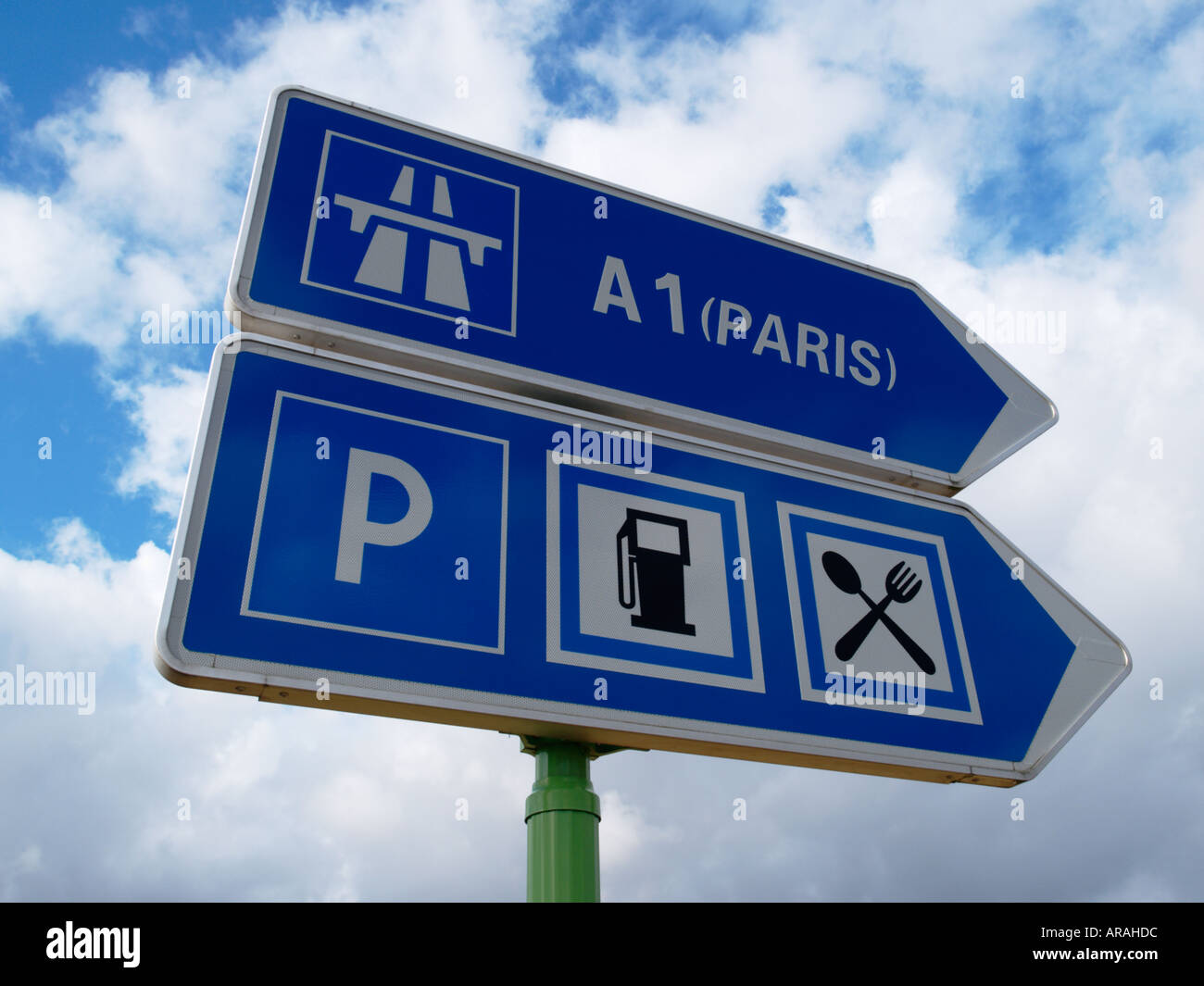 Verkehrsschild zur a1 -Fotos und -Bildmaterial in hoher Auflösung – Alamy