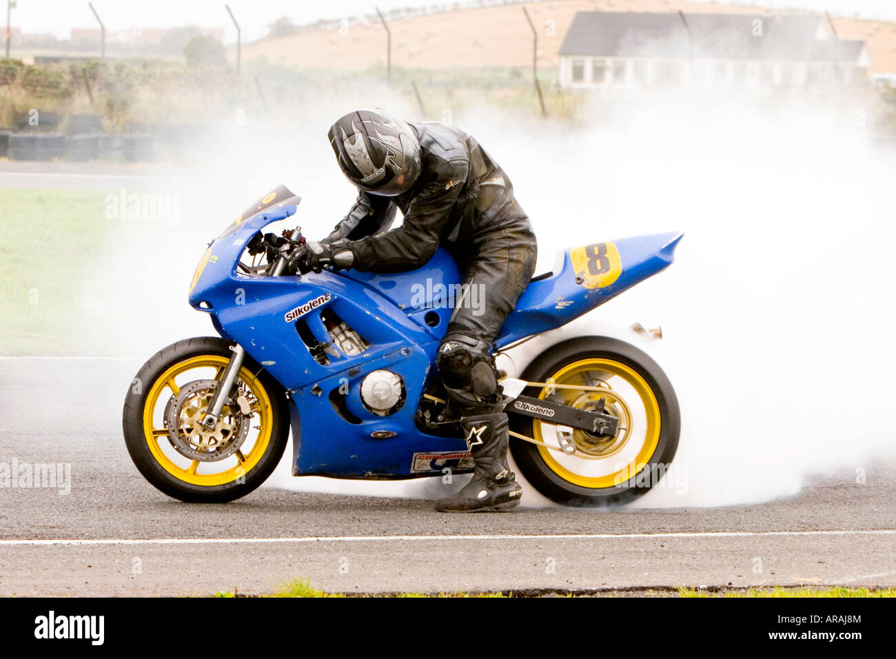 Motorcycle burnout -Fotos und -Bildmaterial in hoher Auflösung – Alamy
