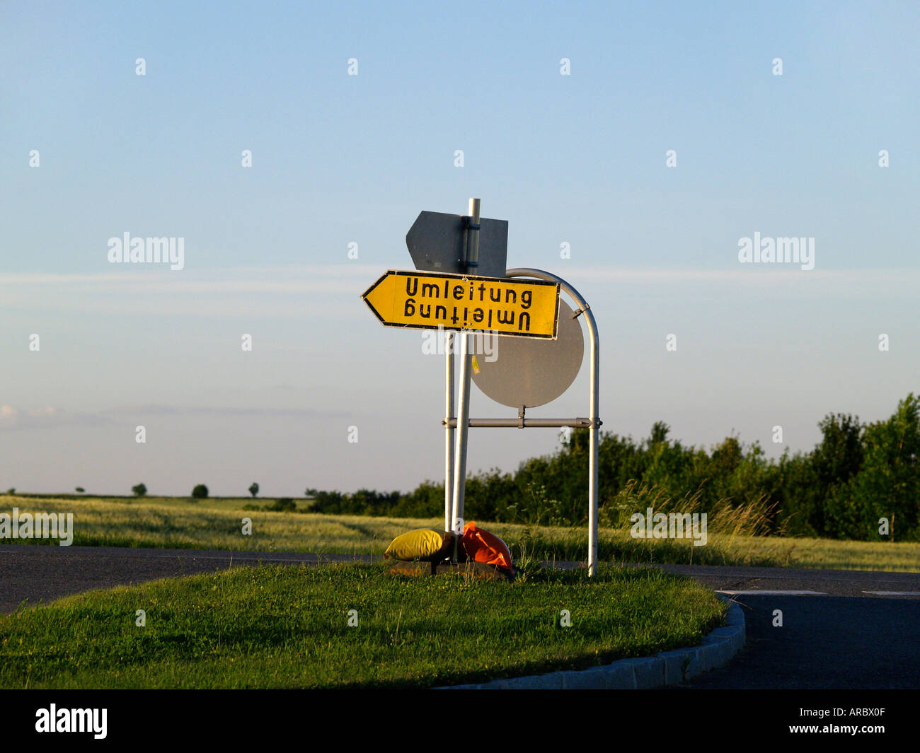 Traffic redirection -Fotos und -Bildmaterial in hoher Auflösung – Alamy