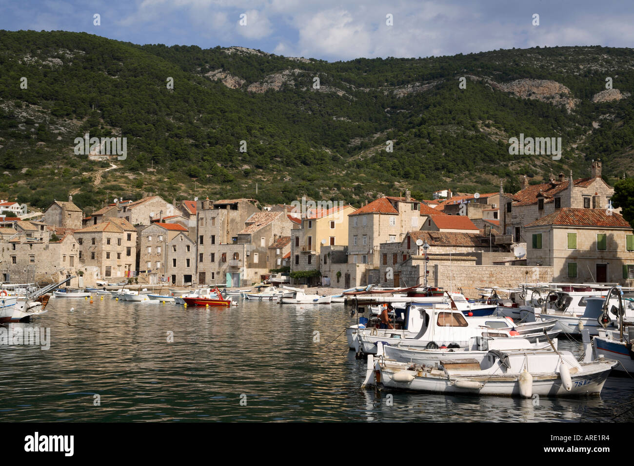 Kroatien. Insel Vis. Komiza Stockfotografie - Alamy