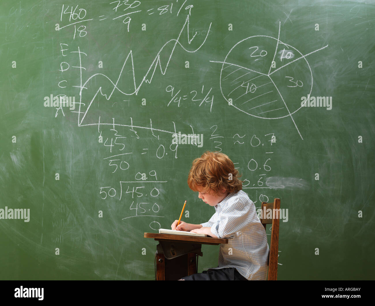 Junge in der Schule Stockfotografie - Alamy