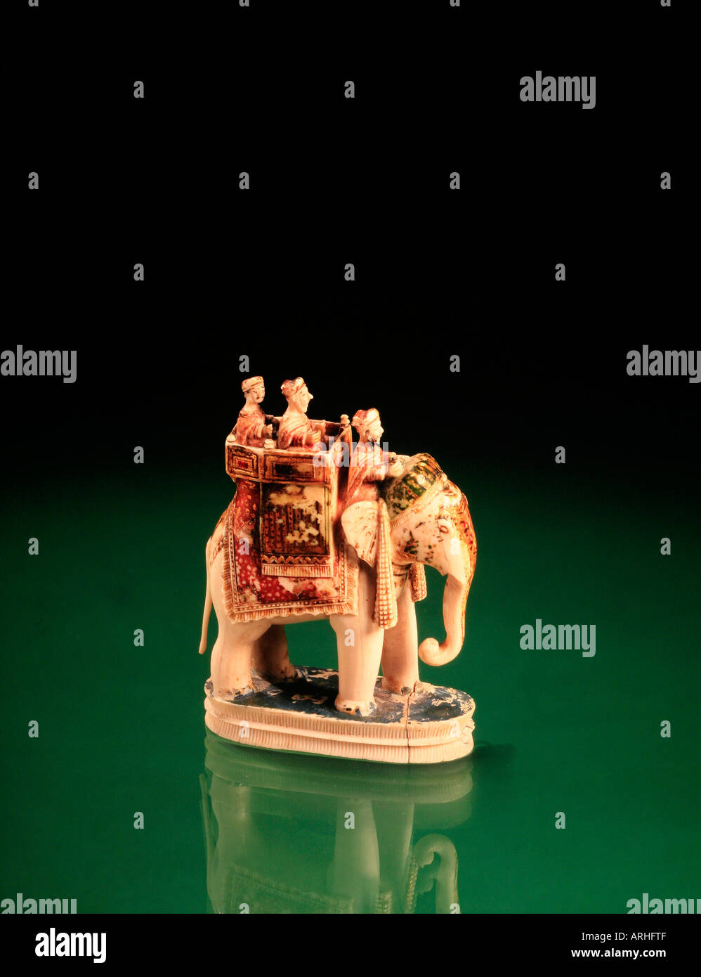 Elfenbein Geschnitzt Stockfotos und -bilder Kaufen - Alamy