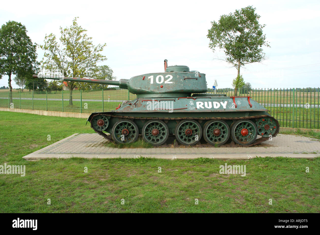 T34 russischer panzer -Fotos und -Bildmaterial in hoher Auflösung ...