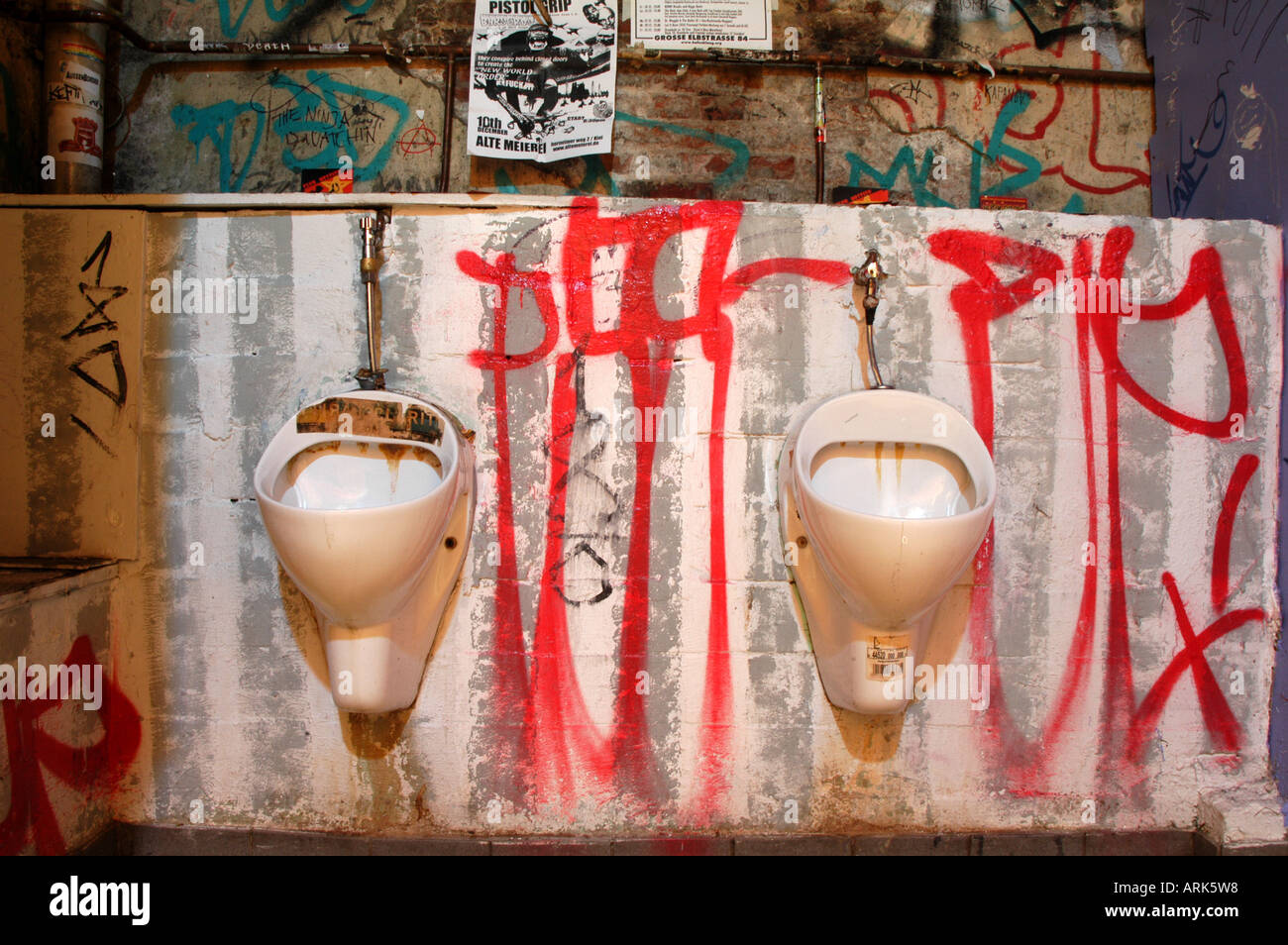 Herren toilette foto -Fotos und -Bildmaterial in hoher Auflösung – Alamy