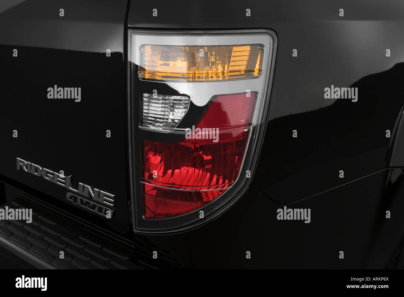 Honda ridgeline tail light store