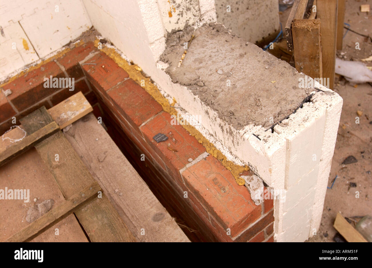 Halbfertiges haus -Fotos und -Bildmaterial in hoher Auflösung – Alamy