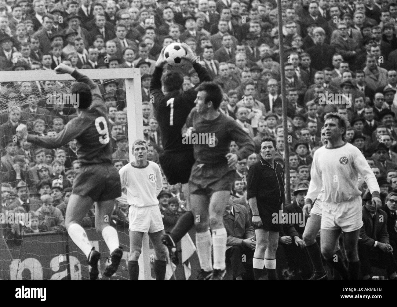 Fußball, Regionalliga West, 1967/1968, Rot-Weiss Essen vs. Fortuna ... Fußball, Regionalliga West, 1967/1968, Rot-Weiss Essen vs. Fortuna ...