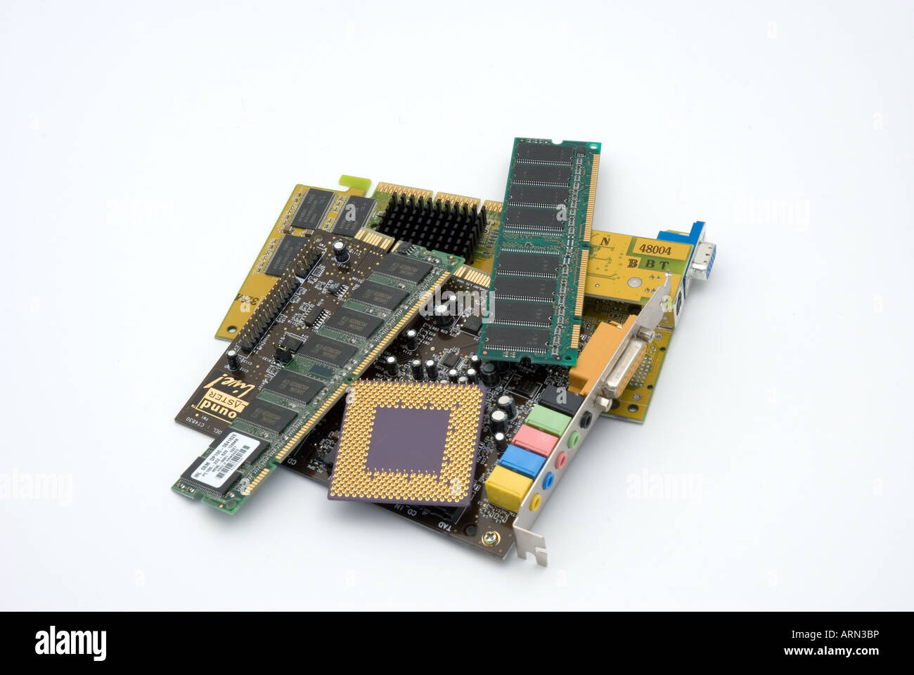 Elektrische komponenten -Fotos und -Bildmaterial in hoher Auflösung – Alamy