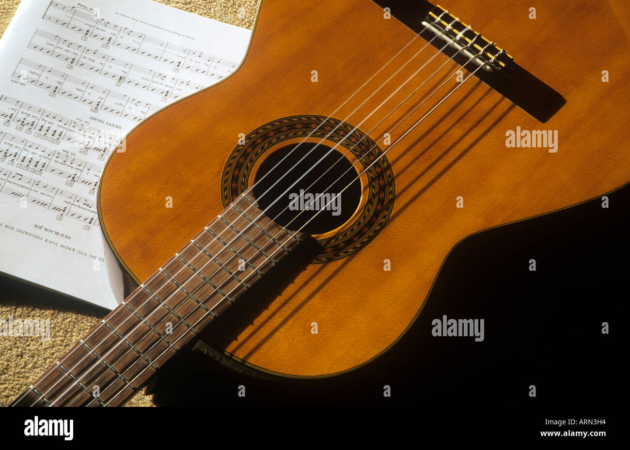 Guitar sheet music -Fotos und -Bildmaterial in hoher Auflösung – Alamy