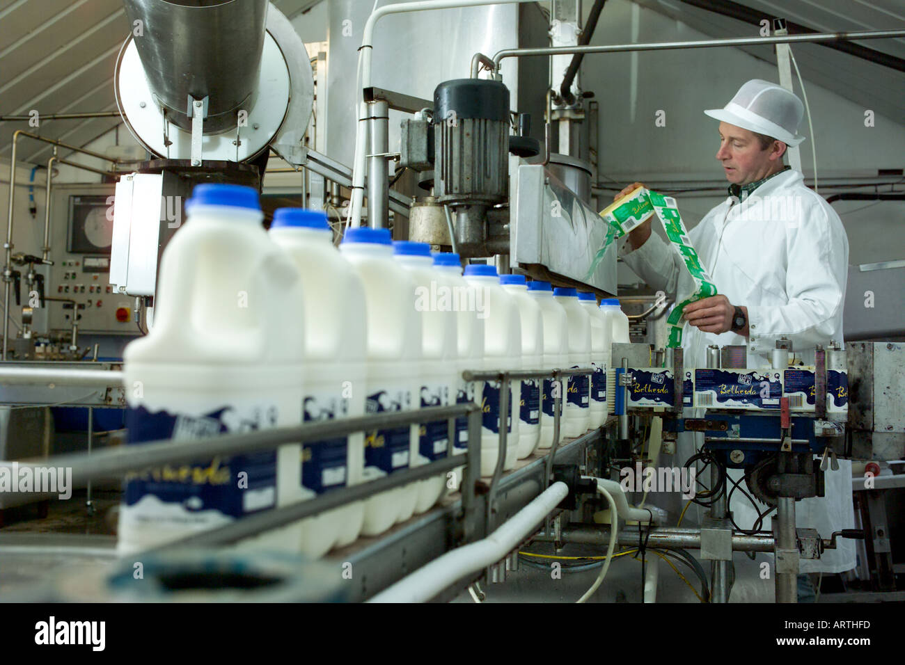 Milch, Produktion und Abfüllung, Besthesda, West Wales, UK ...