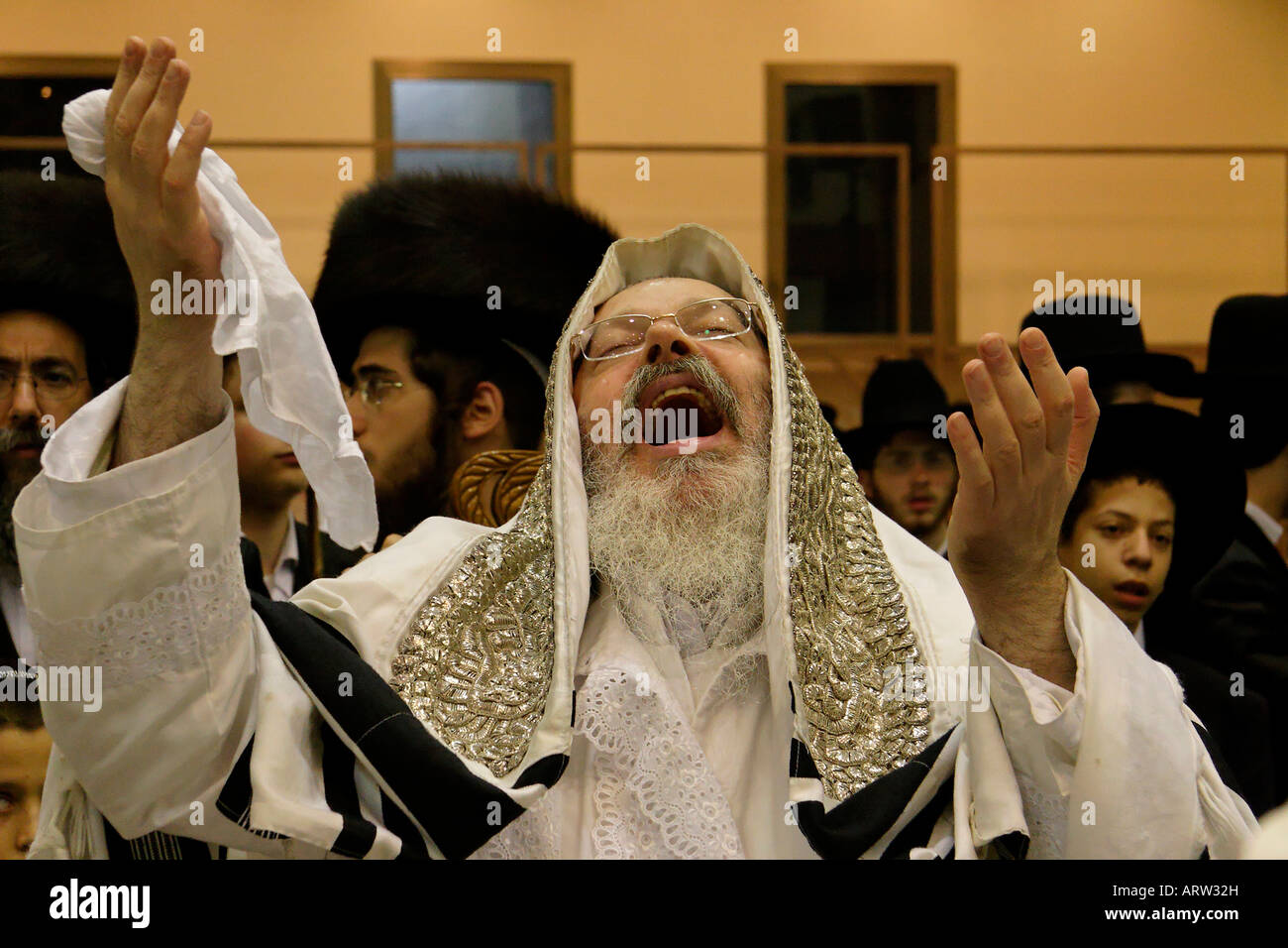 Rabbi rebbe judentum torah tanz -Fotos und -Bildmaterial in hoher ...