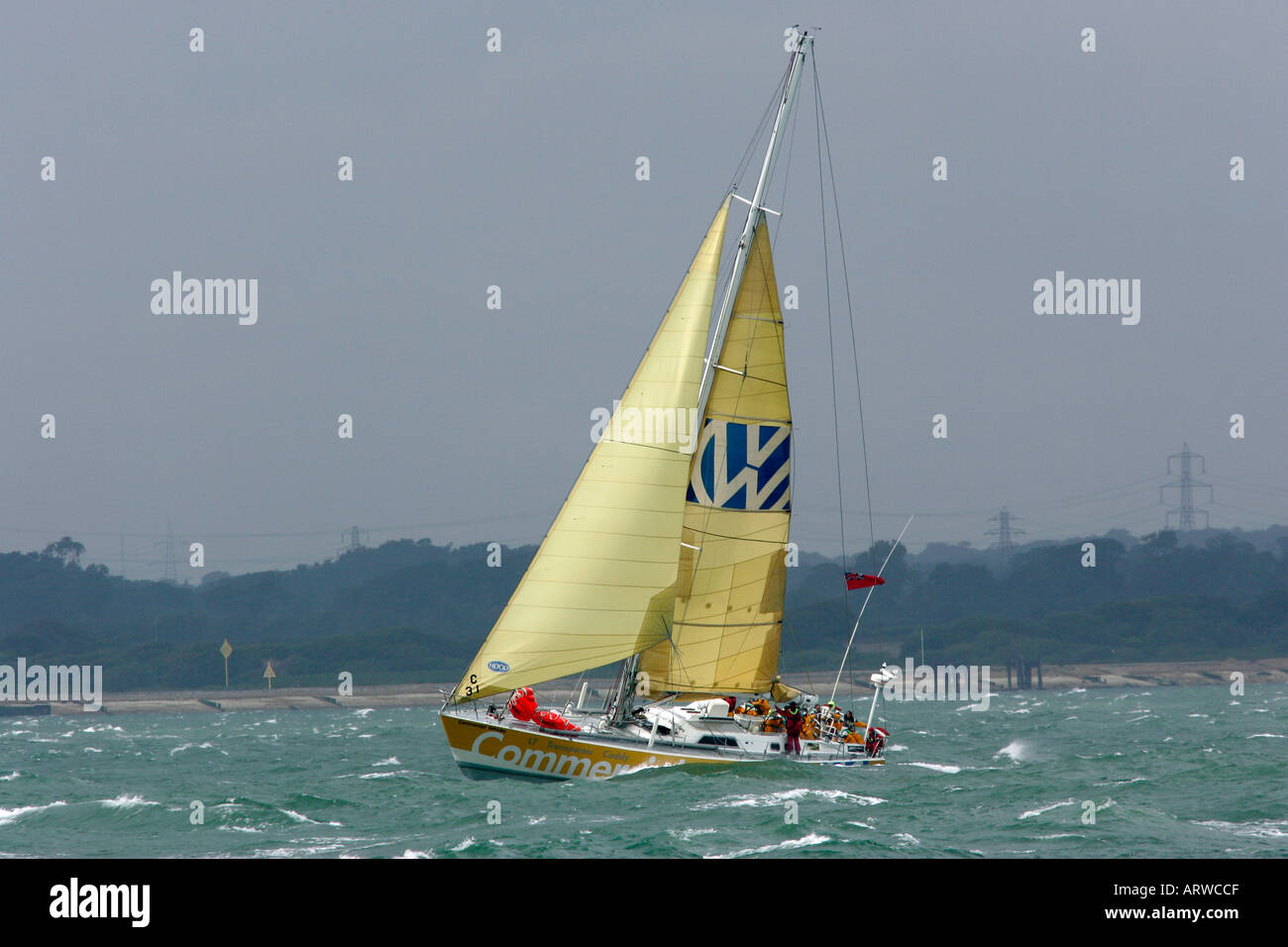 Segeln auf rauer see -Fotos und -Bildmaterial in hoher Auflösung – Alamy