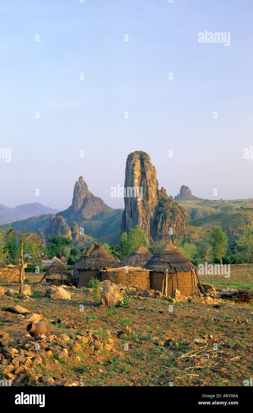 Cameroon village rhumsiki mountain -Fotos und -Bildmaterial in hoher ...
