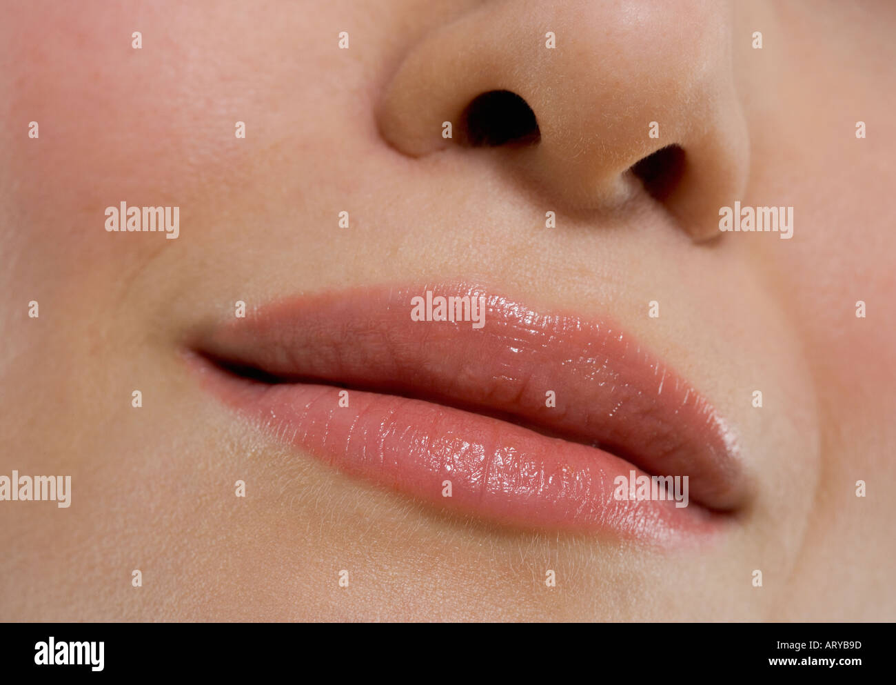 Weibliche lippen -Fotos und -Bildmaterial in hoher Auflösung – Alamy