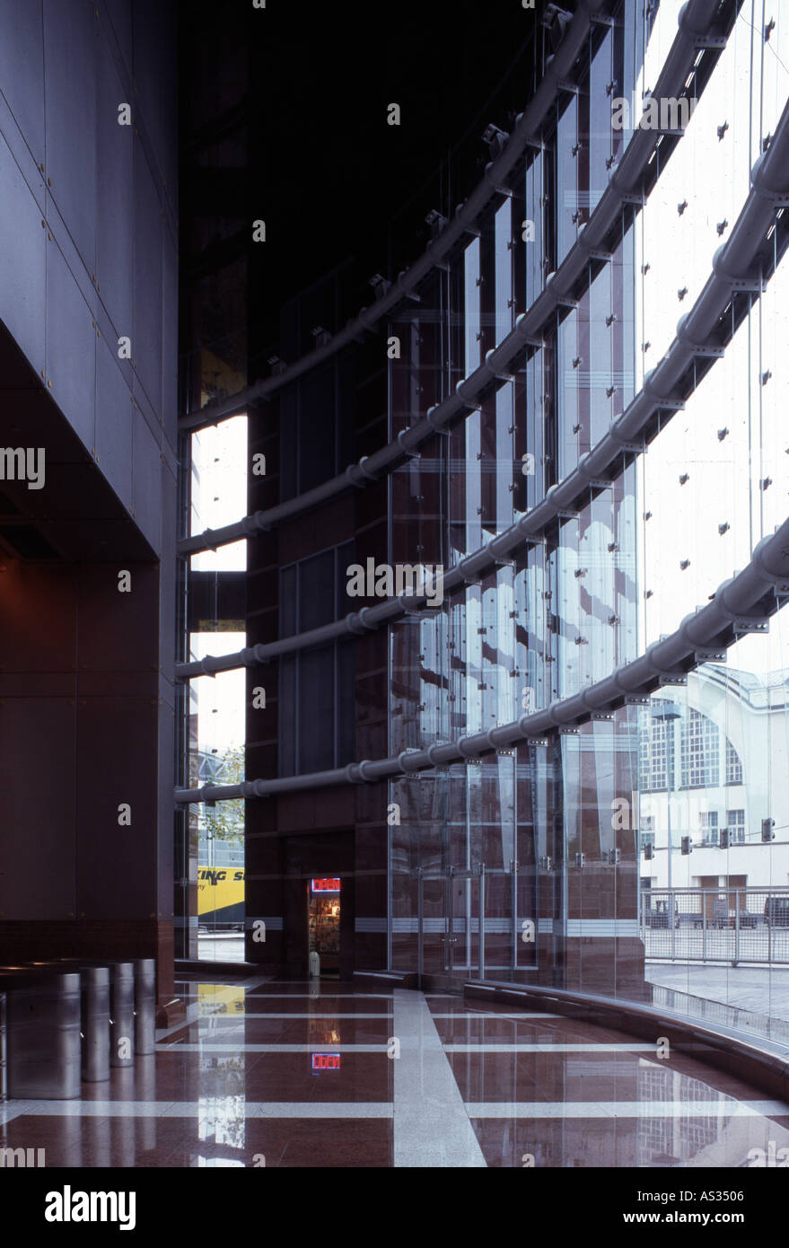 Frankfurt/Main, Messeturm, Foyer Stockfotografie - Alamy