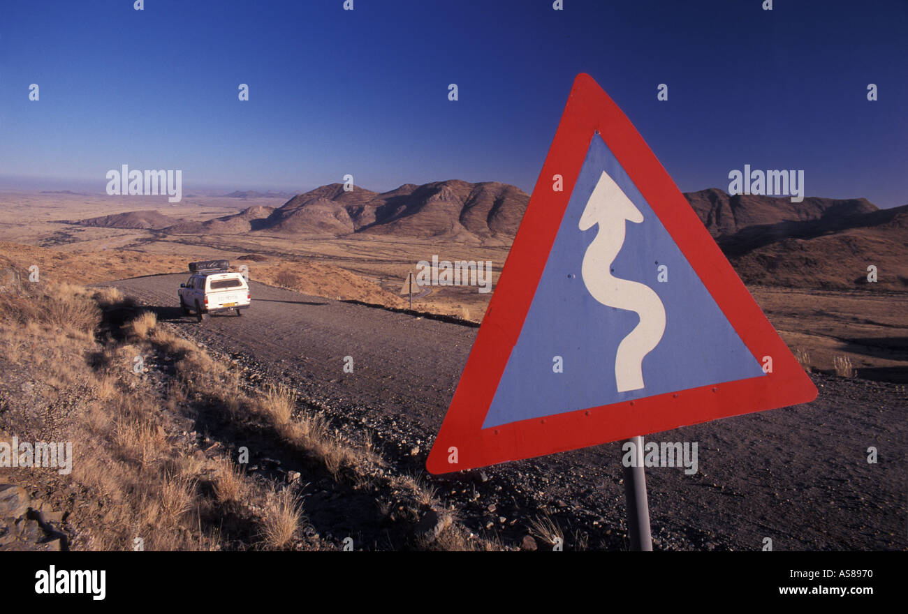 Namibian road sign -Fotos und -Bildmaterial in hoher Auflösung - Seite ...