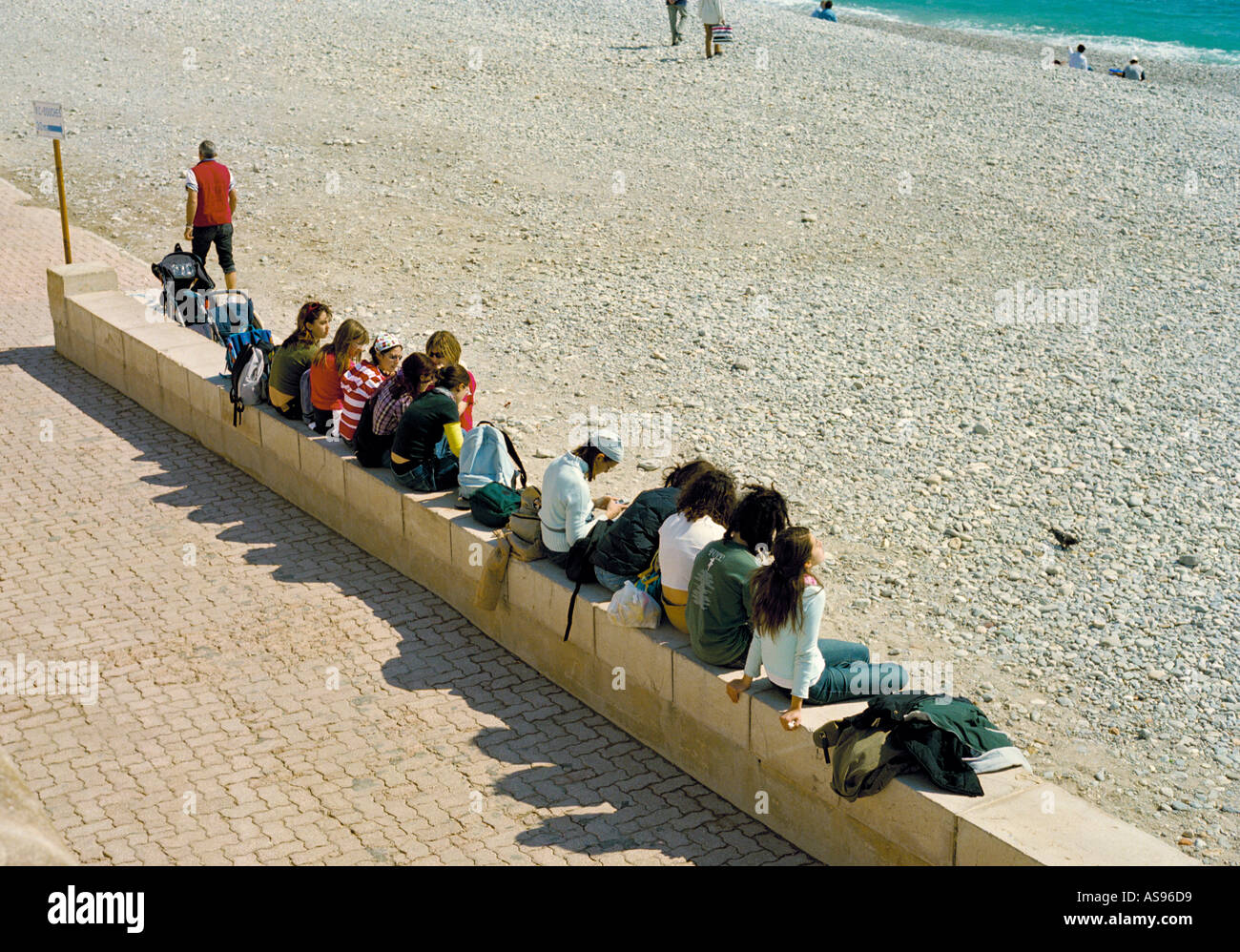 Teenager am strand -Fotos und -Bildmaterial in hoher Auflösung – Alamy