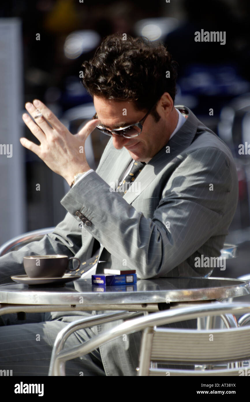 Untertasse Kopf Kopf Stockfotos und -bilder Kaufen - Alamy