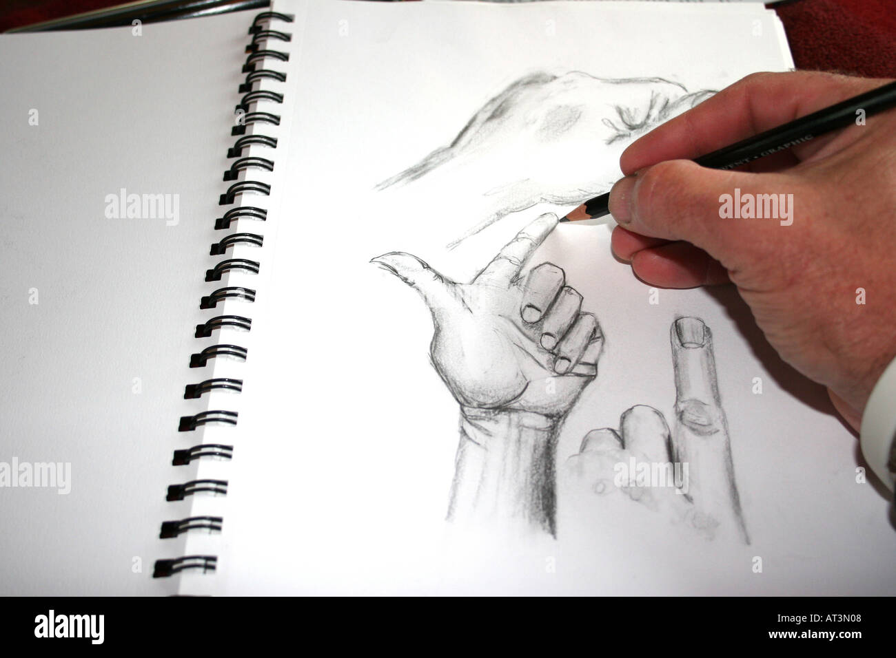 Bleistift gezeichnet -Fotos und -Bildmaterial in hoher Auflösung – Alamy