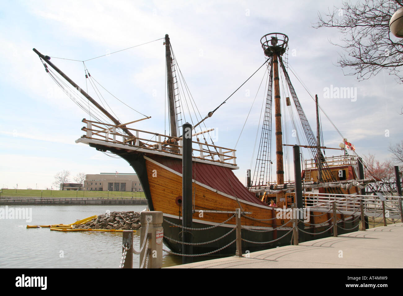 Das Santa Maria Replikat gesegelt von Christopher Columbus in 1492 ...