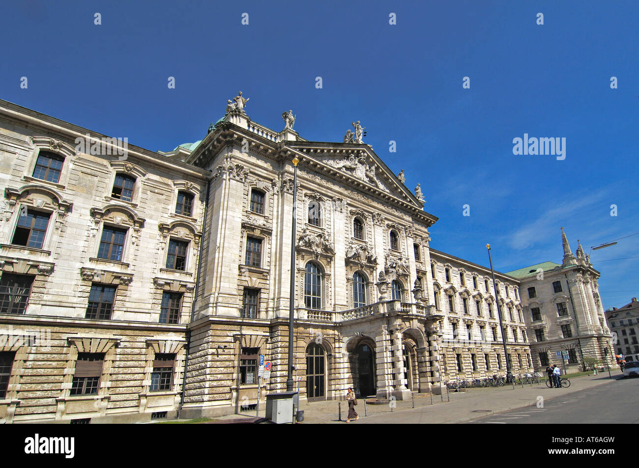 Justiz bayern -Fotos und -Bildmaterial in hoher Auflösung – Alamy