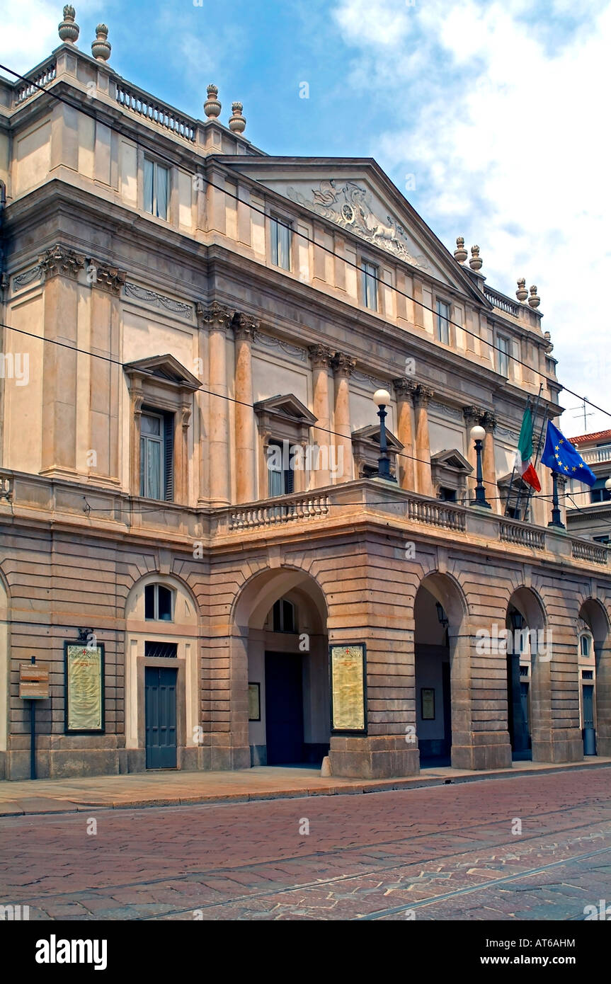 Poster la scala milan -Fotos und -Bildmaterial in hoher Auflösung – Alamy