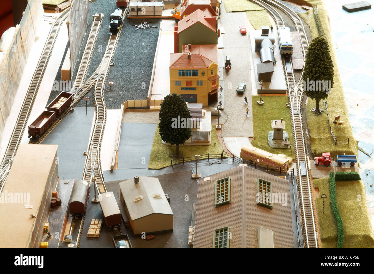 Zug Set Modell Eisenbahn Skala Spielzeug Triebzug Enthusiasten Hobby ...