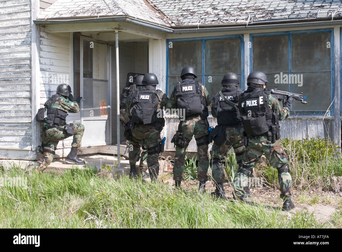 Swat polizeitraining -Fotos und -Bildmaterial in hoher Auflösung – Alamy