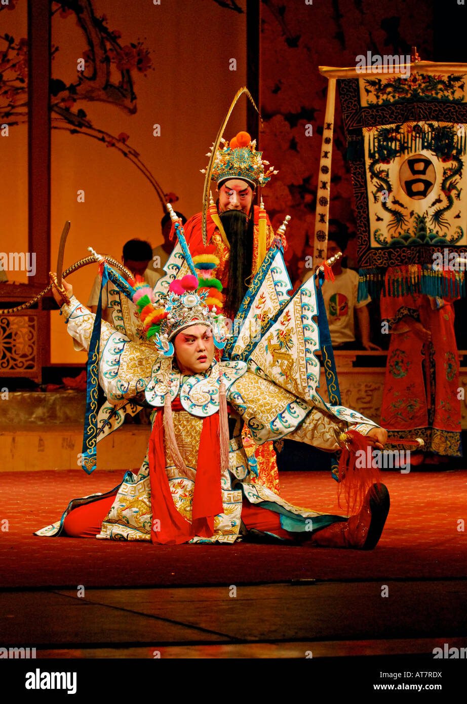 Traditionelle chinesische oper Stockfotos und -bilder Kaufen - Alamy