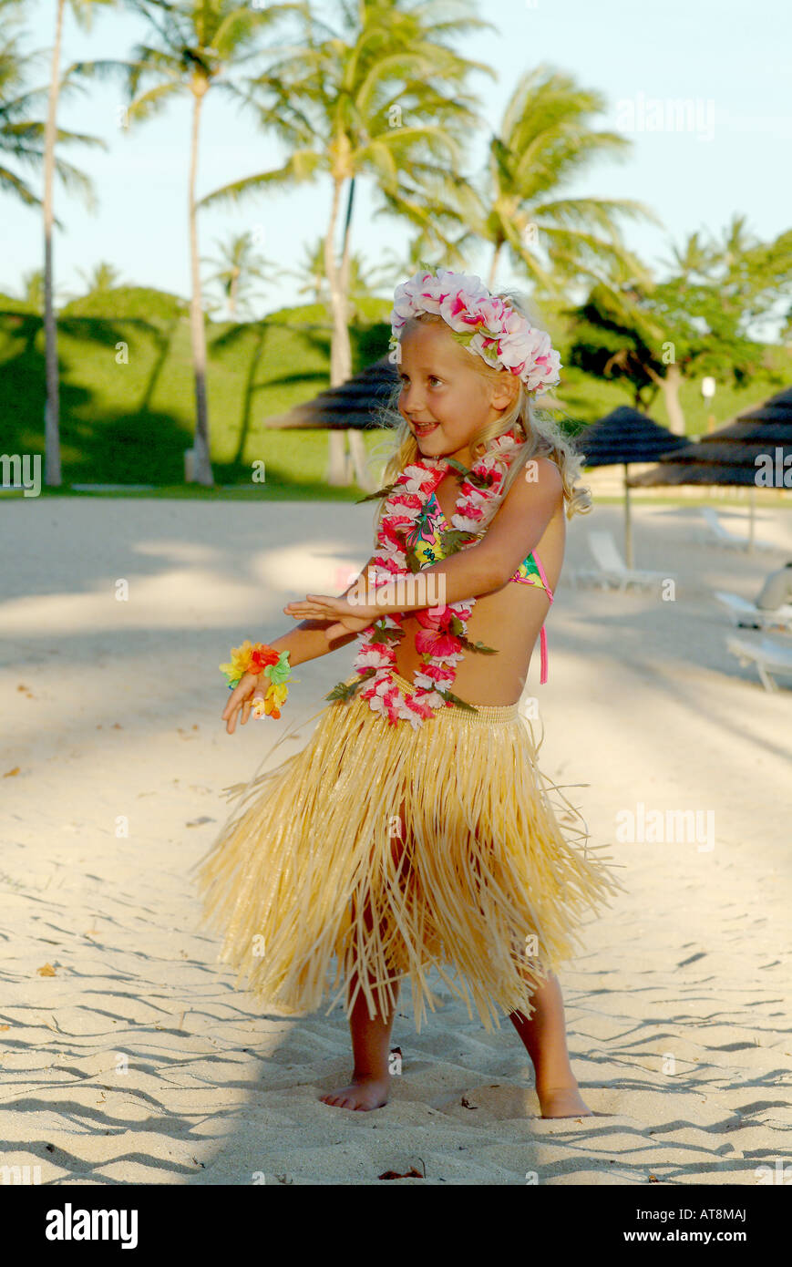 People children girls hula dancing -Fotos und -Bildmaterial in hoher ...