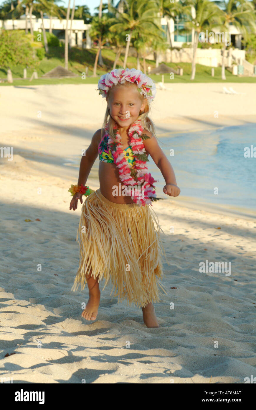 People children girls hula dancing -Fotos und -Bildmaterial in hoher ...