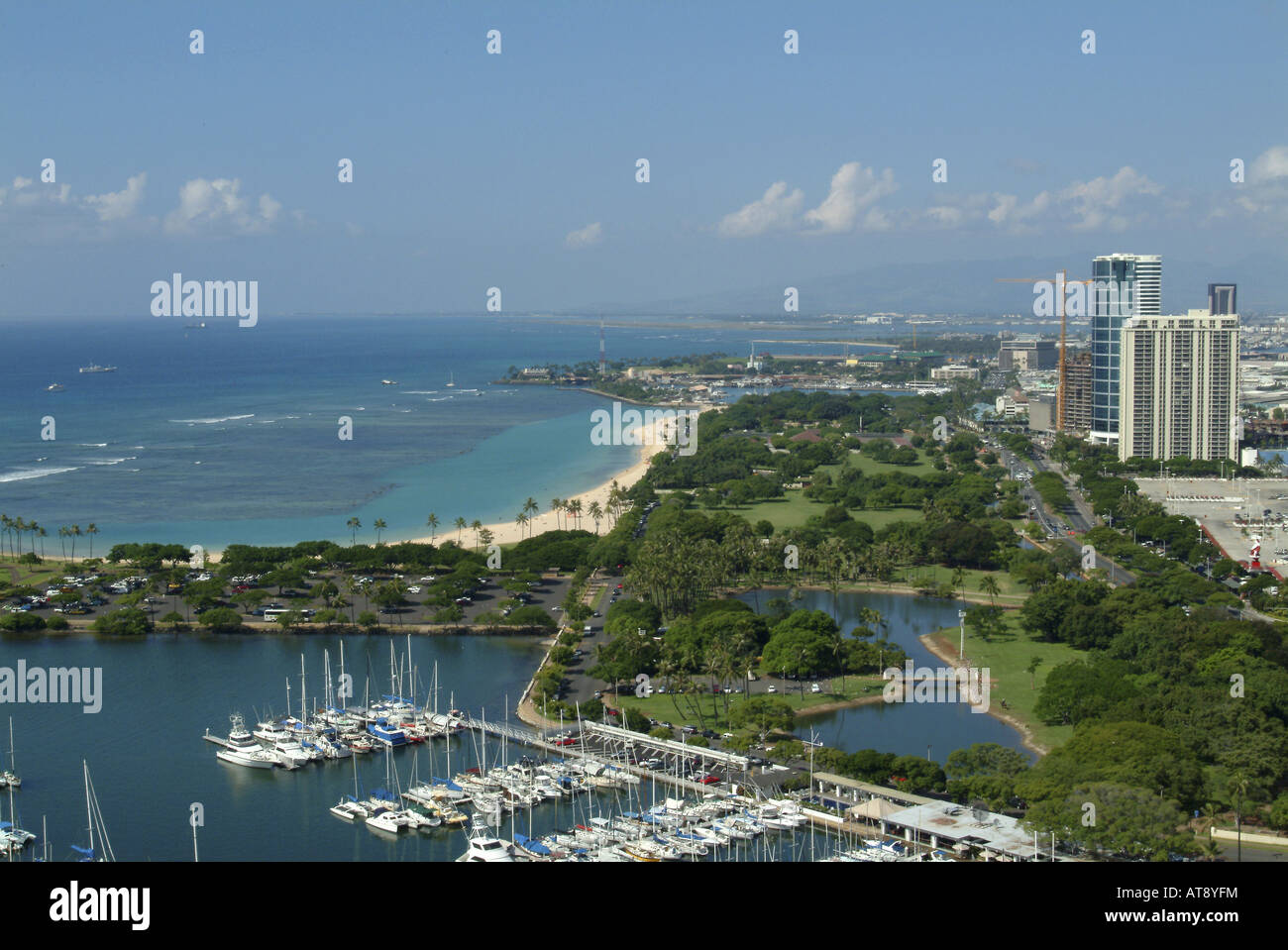 Blick auf die magische Insel, Ala Moana Beach Park und Blvd mit Ala Wai ...