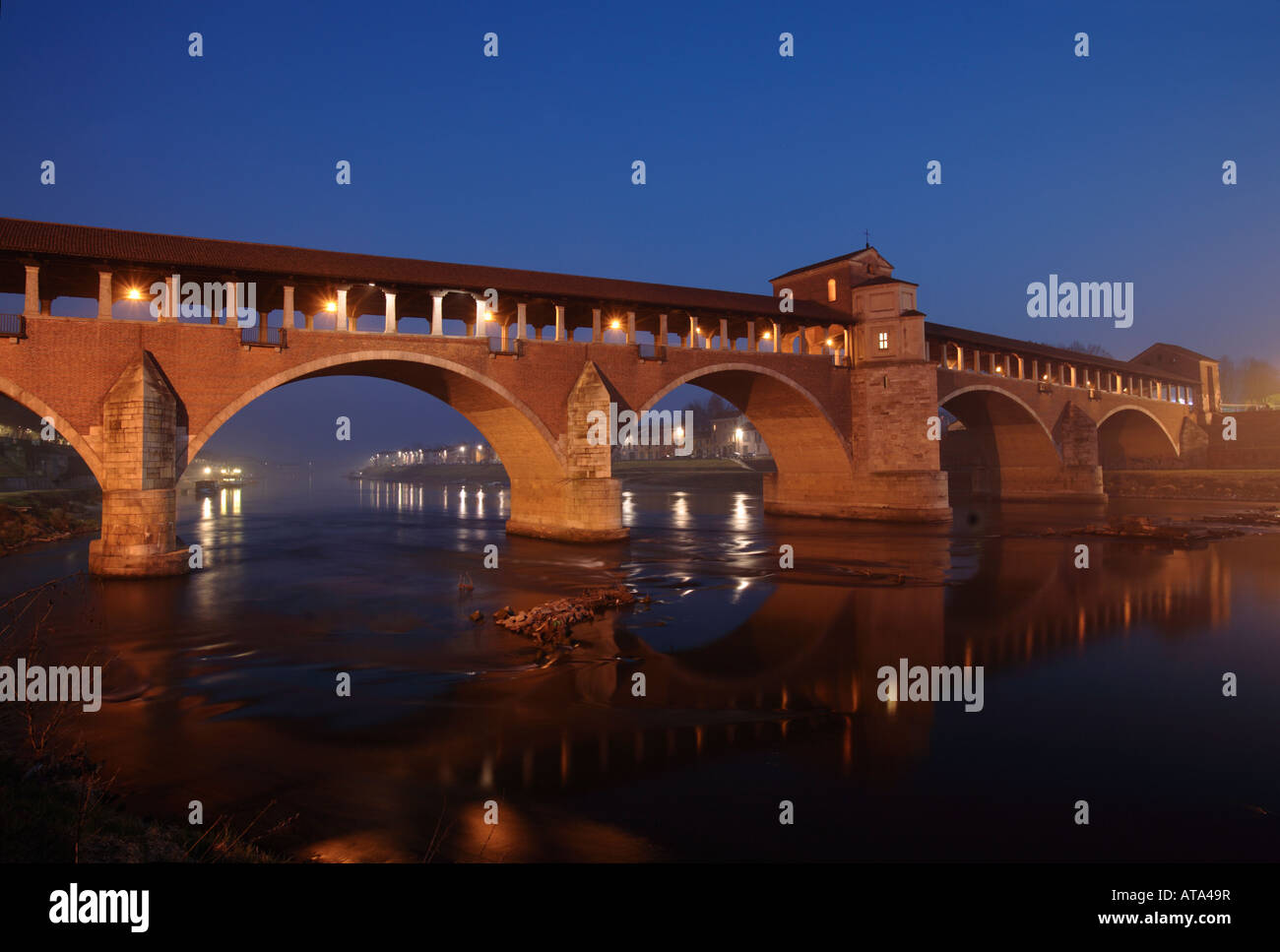 Alte brücke von pavia -Fotos und -Bildmaterial in hoher Auflösung – Alamy