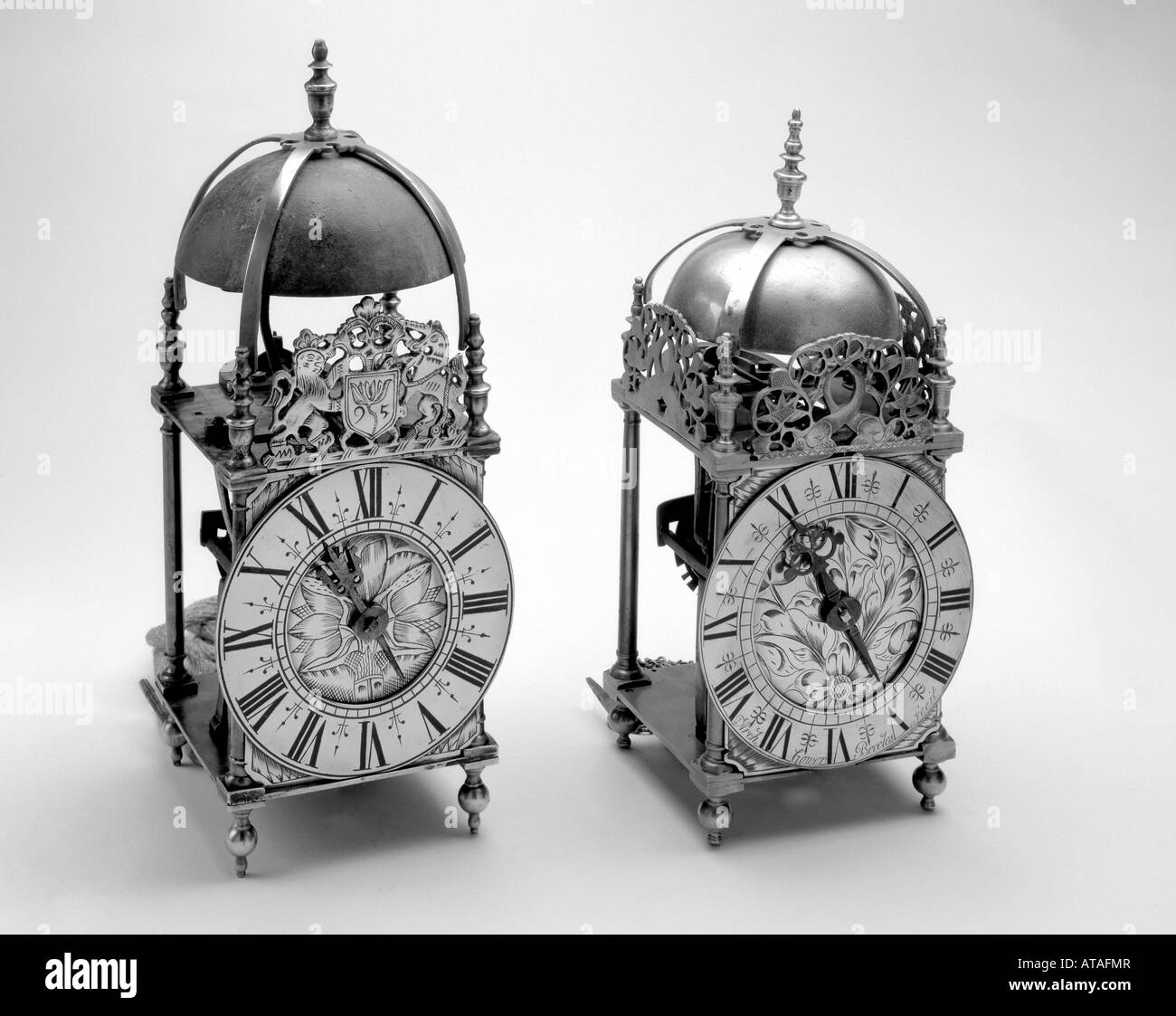 Gewicht angetriebene uhr -Fotos und -Bildmaterial in hoher Auflösung ...