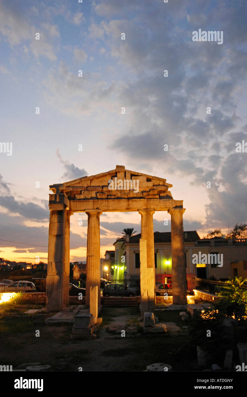 Sonnenuntergang und Spalten das Badehaus der vier Winde, Athen ...