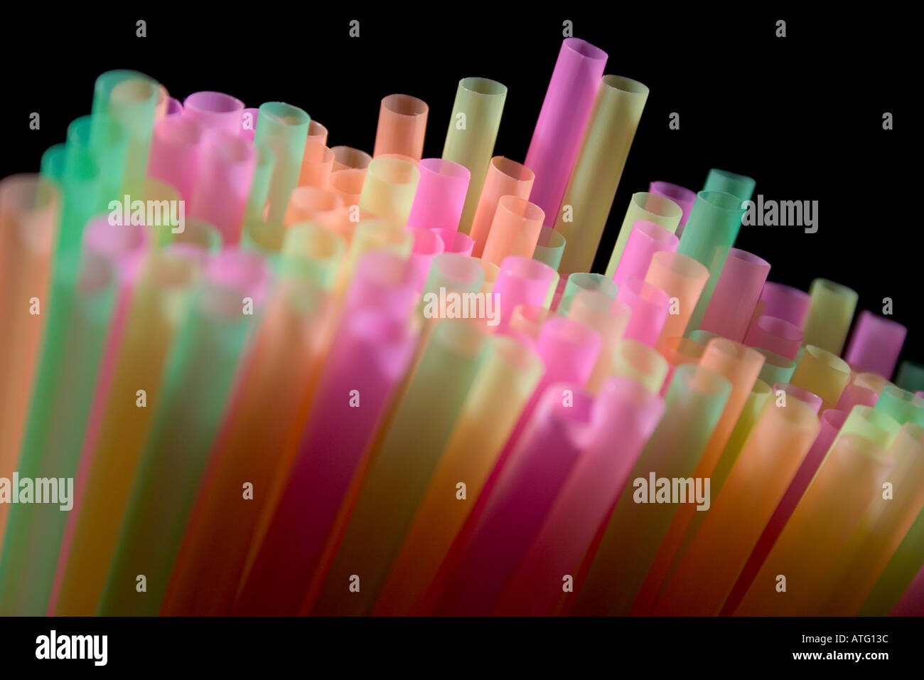 Strohhalme saugen -Fotos und -Bildmaterial in hoher Auflösung – Alamy