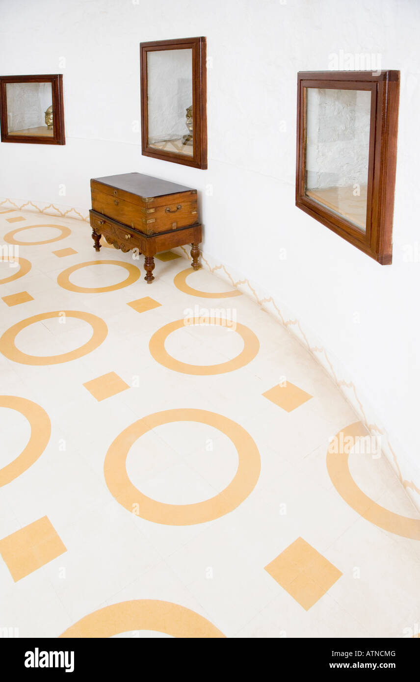 Regal wand -Fotos und -Bildmaterial in hoher Auflösung – Alamy