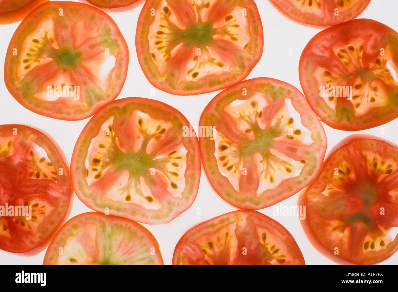 Tomatenscheiben ausgeschnitten -Fotos und -Bildmaterial in hoher ...
