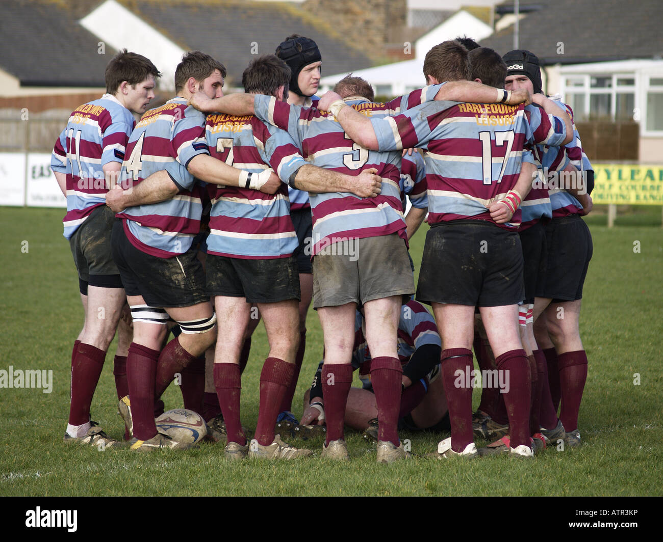 Team huddle -Fotos und -Bildmaterial in hoher Auflösung – Alamy