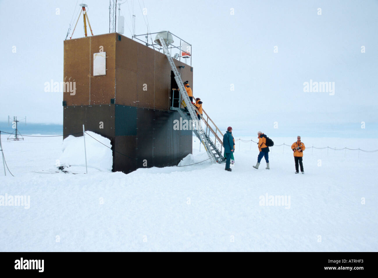 Neumayer station antarktis -Fotos und -Bildmaterial in hoher Auflösung ...