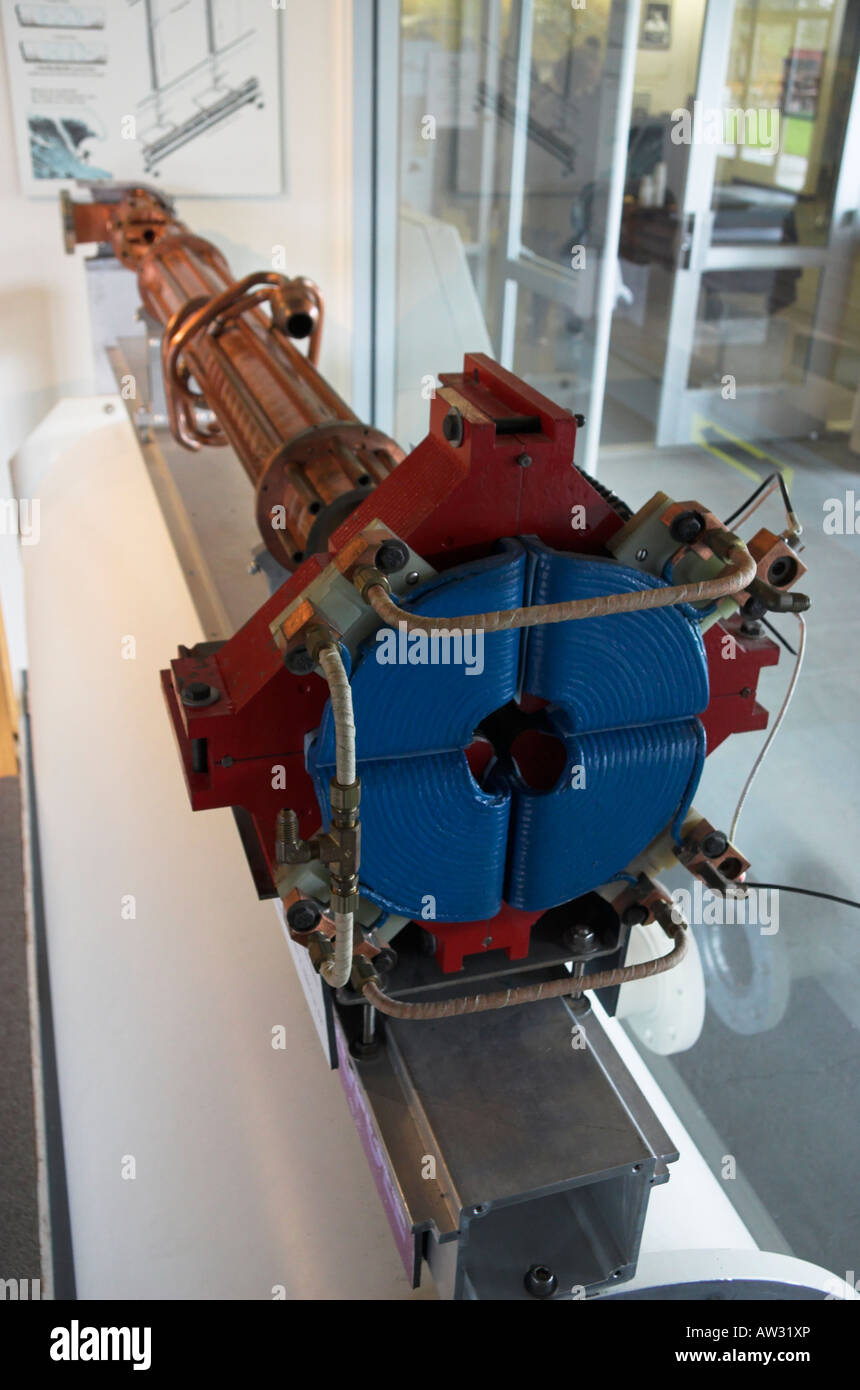 Particle accelerator magnet -Fotos und -Bildmaterial in hoher Auflösung ...